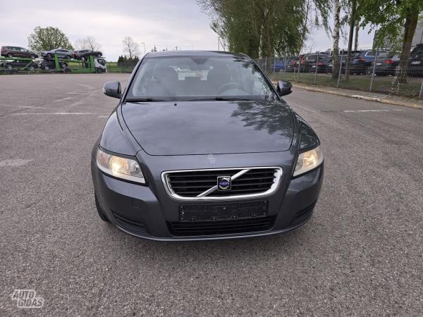 Grey Volvo V50 2009 in Marijampole, with an engine capacity of 1.60 L and mileage of 303 thousand km for 2500 €, photo 3 on AUTOMOTO.COM.LV