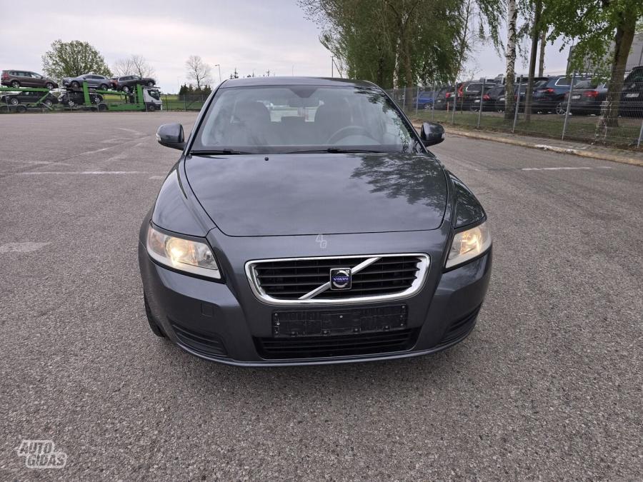 Grey Volvo V50 2009 in Marijampole, with an engine capacity of 1.60 L and mileage of 303 thousand km for 2500 €, photo 4 on AUTOMOTO.COM.LV