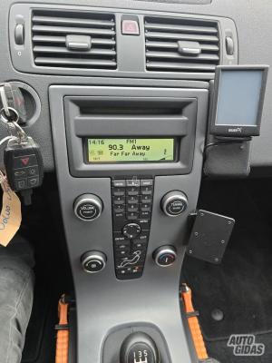 Grey Volvo V50 2009 in Marijampole, with an engine capacity of 1.60 L and mileage of 303 thousand km for 2500 €, photo 14 on AUTOMOTO.COM.LV