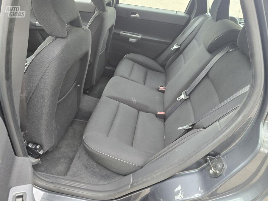 Grey Volvo V50 2009 in Marijampole, with an engine capacity of 1.60 L and mileage of 303 thousand km for 2500 €, photo 17 on AUTOMOTO.COM.LV