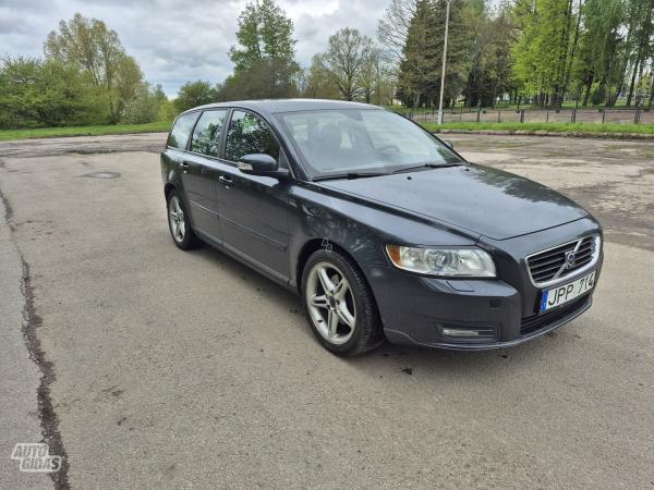 Grey Volvo V50 2009 in Panevezys, with an engine capacity of 2.00 L and mileage of 340 thousand km for 2000 €, photo 1 on AUTOMOTO.COM.LV