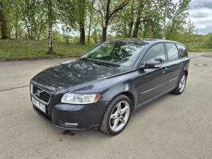 Pelēks Volvo V50 2009 Panevēža, ar dzinēja tilpumu 2.00 L un nobraukumu 340 tūkst. km par 2000 €, foto 3 vietnē AUTOMOTO.COM.LV