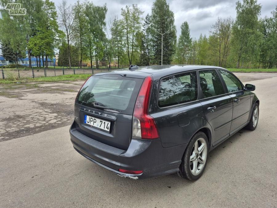 Pelēks Volvo V50 2009 Panevēža, ar dzinēja tilpumu 2.00 L un nobraukumu 340 tūkst. km par 2000 €, foto 5 vietnē AUTOMOTO.COM.LV