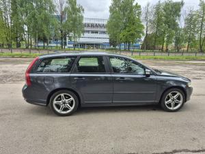 Pelēks Volvo V50 2009 Panevēža, ar dzinēja tilpumu 2.00 L un nobraukumu 340 tūkst. km par 2000 €, foto 6 vietnē AUTOMOTO.COM.LV