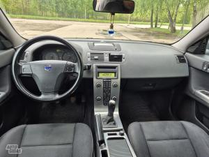 Pelēks Volvo V50 2009 Panevēža, ar dzinēja tilpumu 2.00 L un nobraukumu 340 tūkst. km par 2000 €, foto 8 vietnē AUTOMOTO.COM.LV