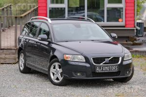 Pelēks Volvo V50 2009 Rīga, ar dzinēja tilpumu 2.40 L un nobraukumu 284 tūkst. km par 3990 €, foto 3 vietnē AUTOMOTO.COM.LV