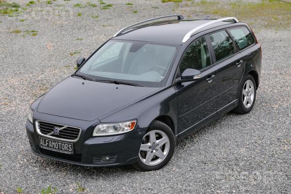 Pelēks Volvo V50 2009 Rīga, ar dzinēja tilpumu 2.40 L un nobraukumu 284 tūkst. km par 3990 €, foto 5 vietnē AUTOMOTO.COM.LV