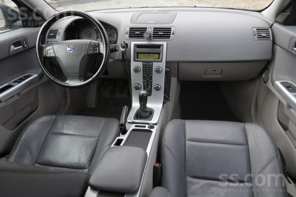Pelēks Volvo V50 2009 Rīga, ar dzinēja tilpumu 2.40 L un nobraukumu 284 tūkst. km par 3990 €, foto 6 vietnē AUTOMOTO.COM.LV
