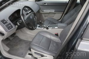 Pelēks Volvo V50 2009 Rīga, ar dzinēja tilpumu 2.40 L un nobraukumu 284 tūkst. km par 3990 €, foto 8 vietnē AUTOMOTO.COM.LV