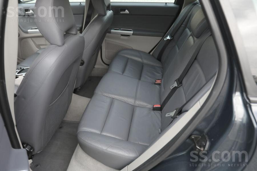 Pelēks Volvo V50 2009 Rīga, ar dzinēja tilpumu 2.40 L un nobraukumu 284 tūkst. km par 3990 €, foto 10 vietnē AUTOMOTO.COM.LV