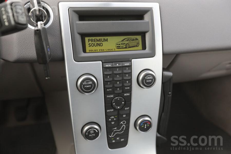 Pelēks Volvo V50 2009 Rīga, ar dzinēja tilpumu 2.40 L un nobraukumu 284 tūkst. km par 3990 €, foto 15 vietnē AUTOMOTO.COM.LV
