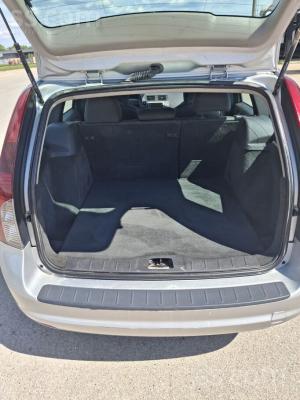 Pelēks Volvo V50 2009 Bauska, ar dzinēja tilpumu 2.00 L un nobraukumu 333 tūkst. km par 1800 €, foto 10 vietnē AUTOMOTO.COM.LV