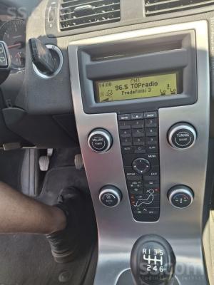 Pelēks Volvo V50 2009 Bauska, ar dzinēja tilpumu 2.00 L un nobraukumu 333 tūkst. km par 1800 €, foto 17 vietnē AUTOMOTO.COM.LV