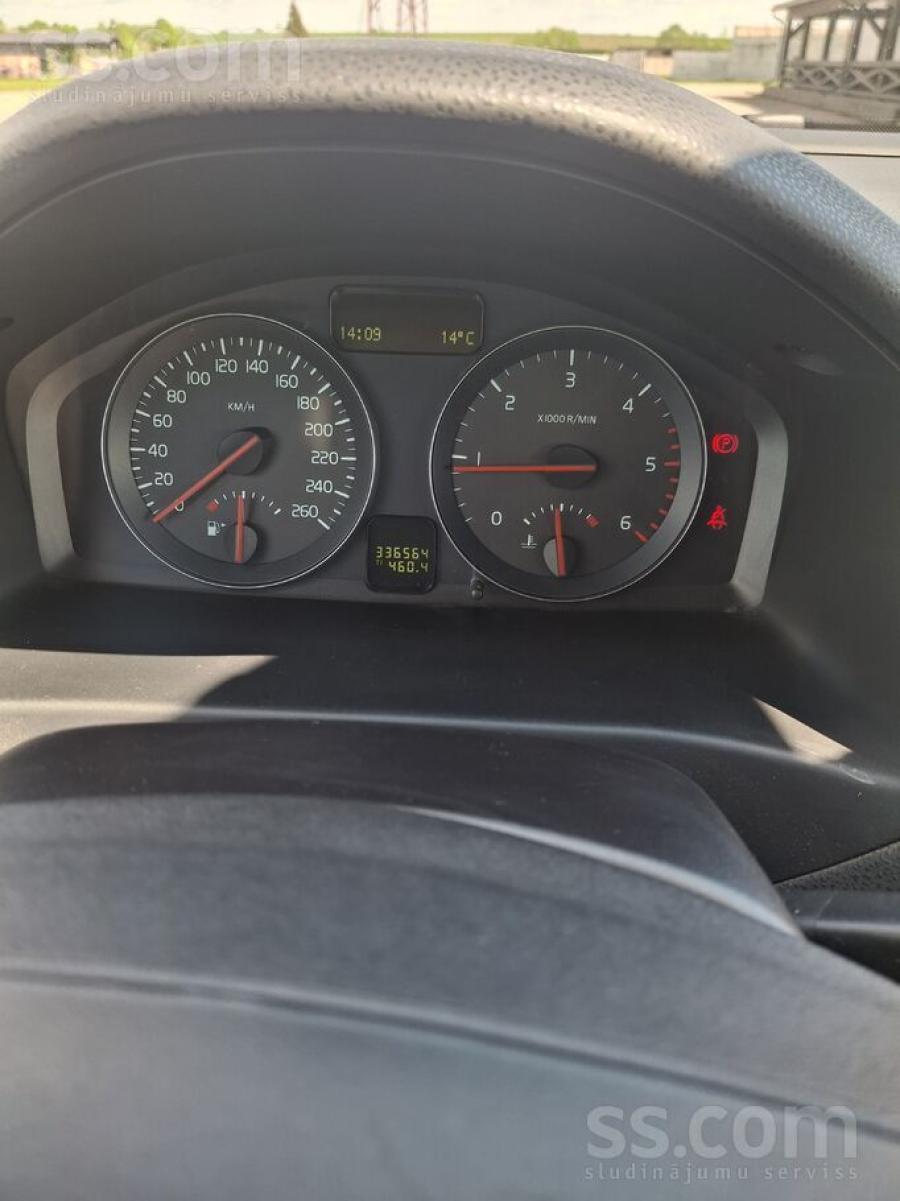 Pelēks Volvo V50 2009 Bauska, ar dzinēja tilpumu 2.00 L un nobraukumu 333 tūkst. km par 1800 €, foto 18 vietnē AUTOMOTO.COM.LV