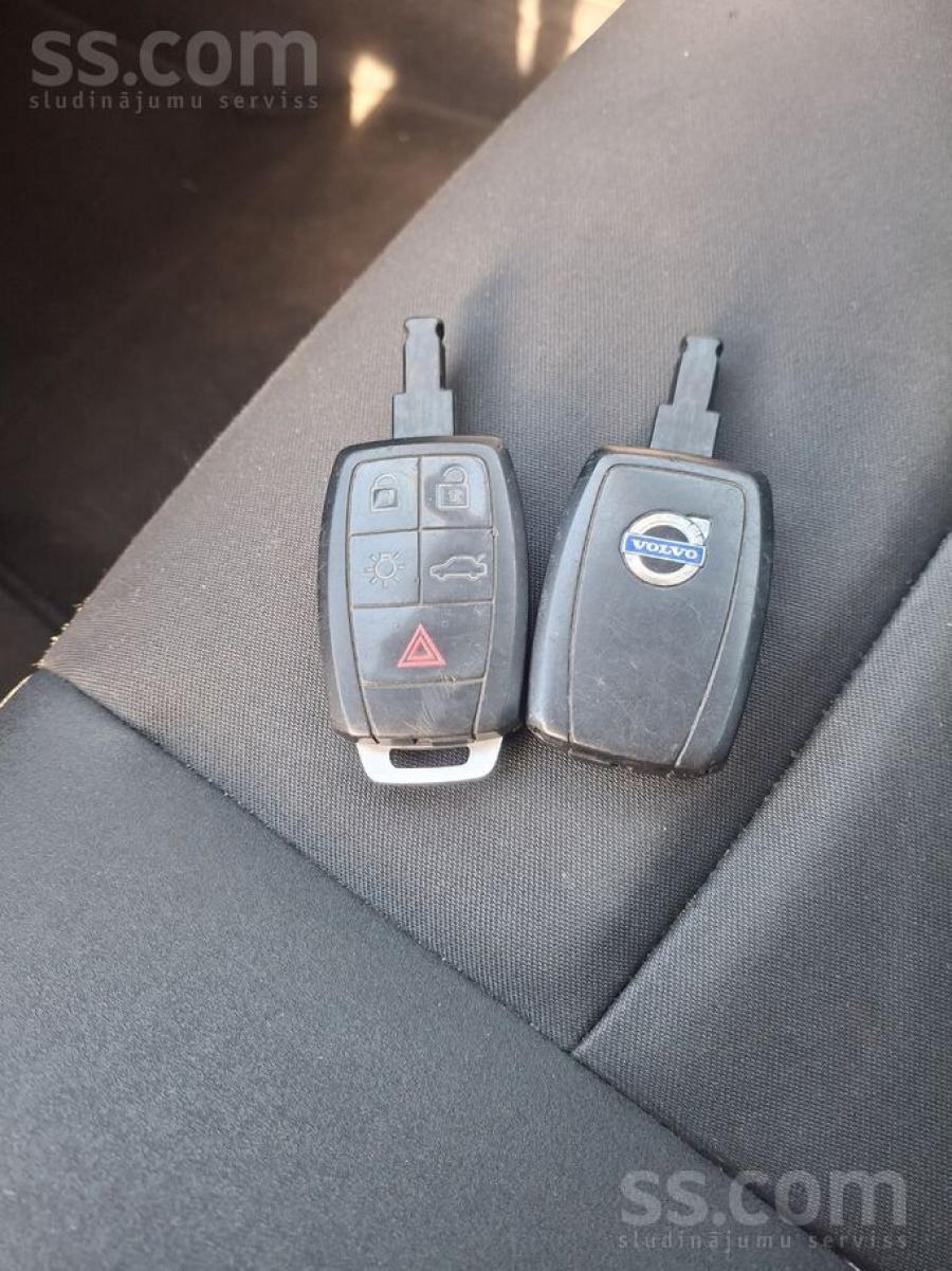 Pelēks Volvo V50 2009 Bauska, ar dzinēja tilpumu 2.00 L un nobraukumu 333 tūkst. km par 1800 €, foto 19 vietnē AUTOMOTO.COM.LV