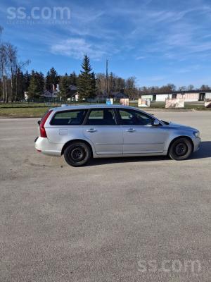 Pelēks Volvo V50 2009 Bauska, ar dzinēja tilpumu 2.00 L un nobraukumu 333 tūkst. km par 1800 €, foto 20 vietnē AUTOMOTO.COM.LV