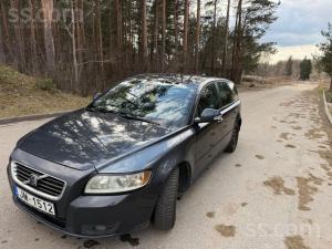 Серый Вольво В50 2009 в Рига, объемом двигателя 1.60 л и пробегом 258 тыс. км за 1300 €, фото  на AUTOMOTO.COM.LV