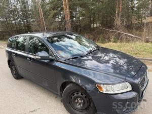 Pelēks Volvo V50 2009 Rīga, ar dzinēja tilpumu 1.60 L un nobraukumu 258 tūkst. km par 1300 €, foto 6 vietnē AUTOMOTO.COM.LV