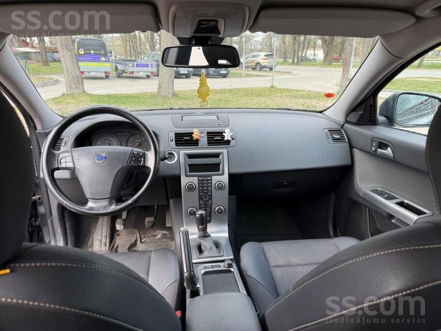 Pelēks Volvo V50 2009 Rīga, ar dzinēja tilpumu 1.60 L un nobraukumu 258 tūkst. km par 1300 €, foto 9 vietnē AUTOMOTO.COM.LV