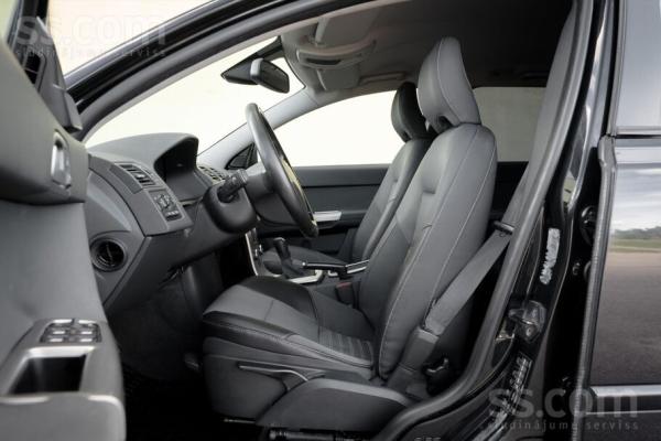 Grey Volvo V50 2009 in Talsi, with an engine capacity of 2.00 L and mileage of 371 thousand km for 2590 €, photo 9 on AUTOMOTO.COM.LV