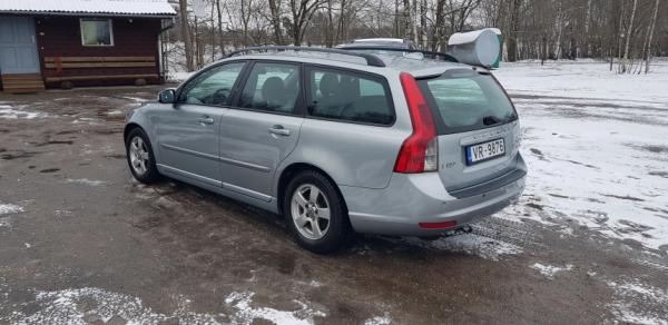Pelēks Volvo V50 2009 Rīga, ar dzinēja tilpumu 1.60 L un nobraukumu 253 tūkst. km par 3100 €, foto 4 vietnē AUTOMOTO.COM.LV