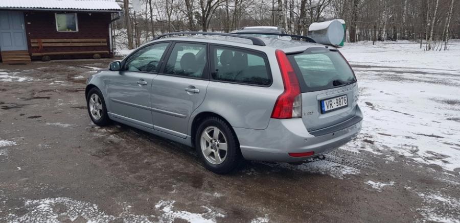 Pelēks Volvo V50 2009 Rīga, ar dzinēja tilpumu 1.60 L un nobraukumu 253 tūkst. km par 3100 €, foto 5 vietnē AUTOMOTO.COM.LV