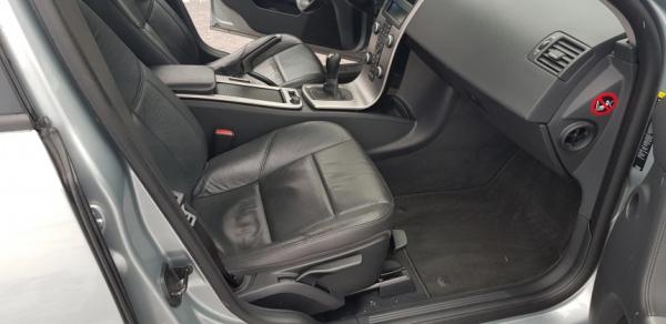 Pelēks Volvo V50 2009 Rīga, ar dzinēja tilpumu 1.60 L un nobraukumu 253 tūkst. km par 3100 €, foto 5 vietnē AUTOMOTO.COM.LV
