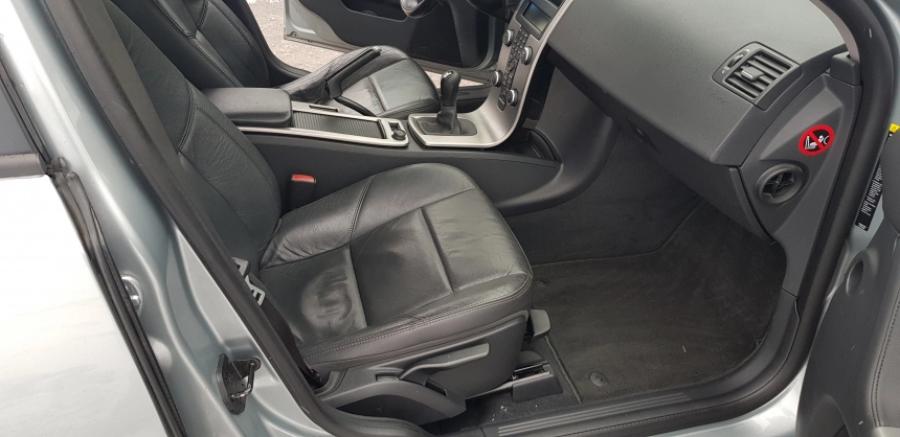 Pelēks Volvo V50 2009 Rīga, ar dzinēja tilpumu 1.60 L un nobraukumu 253 tūkst. km par 3100 €, foto 6 vietnē AUTOMOTO.COM.LV