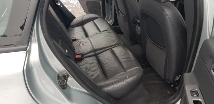 Pelēks Volvo V50 2009 Rīga, ar dzinēja tilpumu 1.60 L un nobraukumu 253 tūkst. km par 3100 €, foto 8 vietnē AUTOMOTO.COM.LV