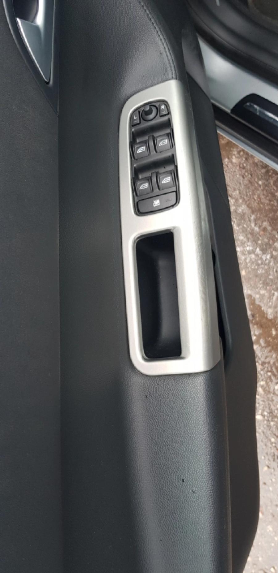 Pelēks Volvo V50 2009 Rīga, ar dzinēja tilpumu 1.60 L un nobraukumu 253 tūkst. km par 3100 €, foto 14 vietnē AUTOMOTO.COM.LV