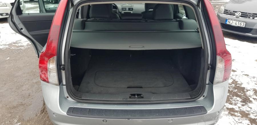 Pelēks Volvo V50 2009 Rīga, ar dzinēja tilpumu 1.60 L un nobraukumu 253 tūkst. km par 3100 €, foto 16 vietnē AUTOMOTO.COM.LV