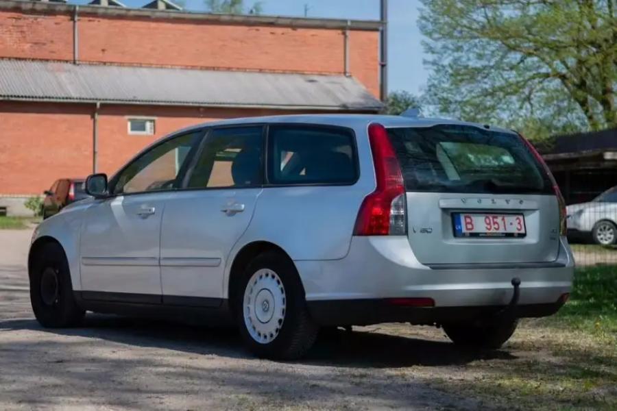 Серый Вольво В50 2009 в Гробиня, объемом двигателя 1.60 л и пробегом 288 тыс. км за 3450 €, фото 5 на AUTOMOTO.COM.LV