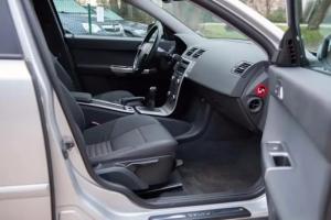 Grey Volvo V50 2009 in Grobiņa, with an engine capacity of 2.00 L and mileage of 311 thousand km for 2750 €, photo 13 on AUTOMOTO.COM.LV
