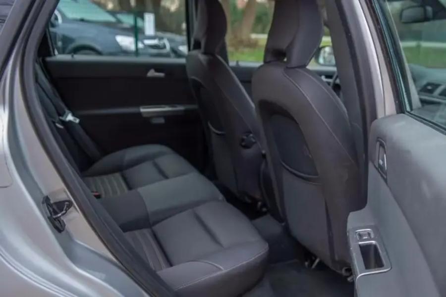 Grey Volvo V50 2009 in Grobiņa, with an engine capacity of 2.00 L and mileage of 311 thousand km for 2750 €, photo 14 on AUTOMOTO.COM.LV