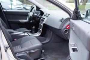 Grey Volvo V50 2009 in Grobiņa, with an engine capacity of 2.00 L and mileage of 311 thousand km for 2750 €, photo 20 on AUTOMOTO.COM.LV
