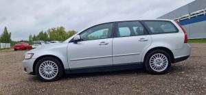 Pelēks Volvo V50 2009 Daugavpils, ar dzinēja tilpumu 2.00 L un nobraukumu 272 tūkst. km par 3750 €, foto 3 vietnē AUTOMOTO.COM.LV