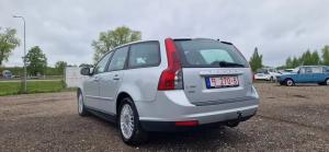 Pelēks Volvo V50 2009 Daugavpils, ar dzinēja tilpumu 2.00 L un nobraukumu 272 tūkst. km par 3750 €, foto 5 vietnē AUTOMOTO.COM.LV