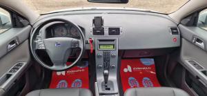 Pelēks Volvo V50 2009 Daugavpils, ar dzinēja tilpumu 2.00 L un nobraukumu 272 tūkst. km par 3750 €, foto 10 vietnē AUTOMOTO.COM.LV