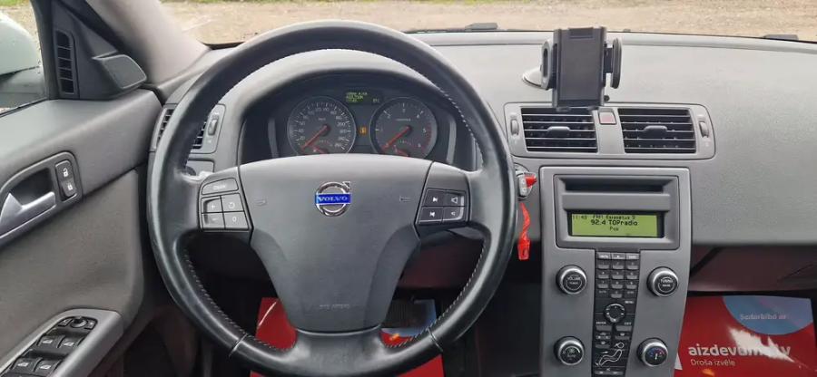 Pelēks Volvo V50 2009 Daugavpils, ar dzinēja tilpumu 2.00 L un nobraukumu 272 tūkst. km par 3750 €, foto 11 vietnē AUTOMOTO.COM.LV
