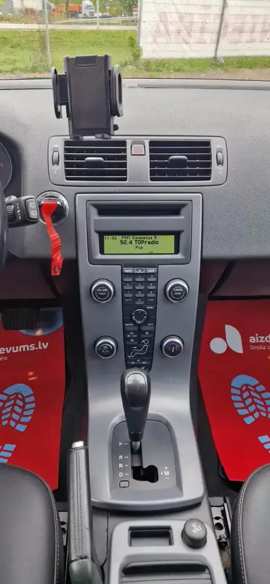 Pelēks Volvo V50 2009 Daugavpils, ar dzinēja tilpumu 2.00 L un nobraukumu 272 tūkst. km par 3750 €, foto 12 vietnē AUTOMOTO.COM.LV