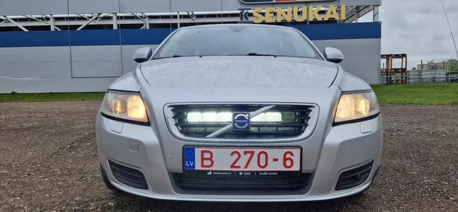 Pelēks Volvo V50 2009 Daugavpils, ar dzinēja tilpumu 2.00 L un nobraukumu 272 tūkst. km par 3750 €, foto 33 vietnē AUTOMOTO.COM.LV
