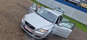 Pelēks Volvo V50 2009 Daugavpils, ar dzinēja tilpumu 2.00 L un nobraukumu 272 tūkst. km par 3750 €, foto 34 vietnē AUTOMOTO.COM.LV