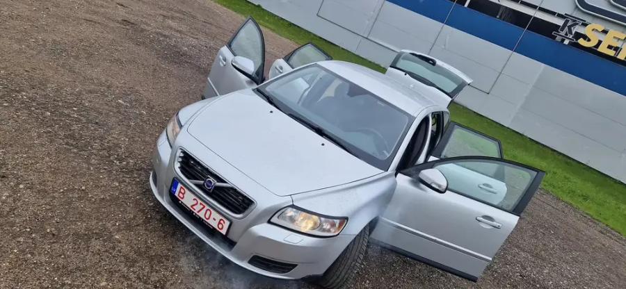 Pelēks Volvo V50 2009 Daugavpils, ar dzinēja tilpumu 2.00 L un nobraukumu 272 tūkst. km par 3750 €, foto 34 vietnē AUTOMOTO.COM.LV