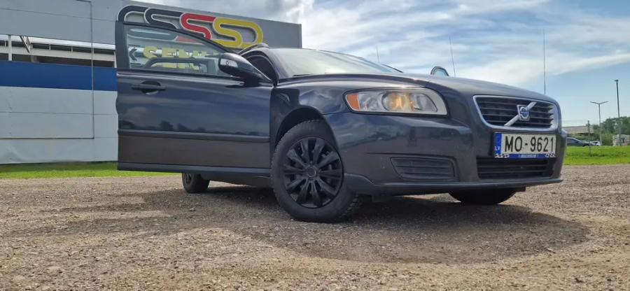Grey Volvo V50 2009 in Daugavpils, with an engine capacity of 1.60 L and mileage of 278 thousand km for 2350 €, photo 31 on AUTOMOTO.COM.LV