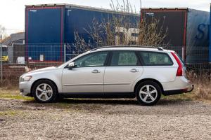 Pelēks Volvo V50 2009 Rīga, ar dzinēja tilpumu 2.00 L un nobraukumu 295 tūkst. km par 2995 €, foto 9 vietnē AUTOMOTO.COM.LV