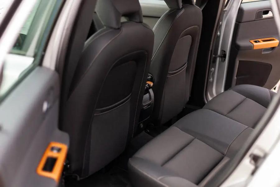 Pelēks Volvo V50 2009 Rīga, ar dzinēja tilpumu 2.00 L un nobraukumu 295 tūkst. km par 2995 €, foto 13 vietnē AUTOMOTO.COM.LV