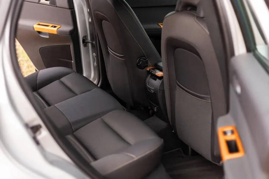 Pelēks Volvo V50 2009 Rīga, ar dzinēja tilpumu 2.00 L un nobraukumu 295 tūkst. km par 2995 €, foto 17 vietnē AUTOMOTO.COM.LV