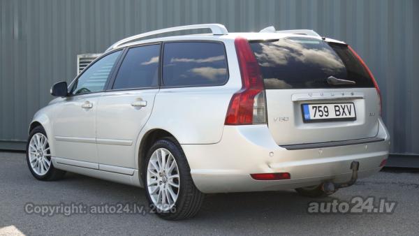 Grey Volvo V50 2009 in Tartu, with an engine capacity of 2.00 L and mileage of 343 thousand km for 3899 €, photo 2 on AUTOMOTO.COM.LV