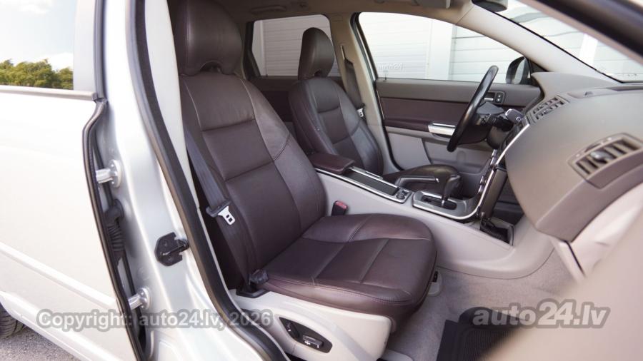 Grey Volvo V50 2009 in Tartu, with an engine capacity of 2.00 L and mileage of 343 thousand km for 3899 €, photo 10 on AUTOMOTO.COM.LV