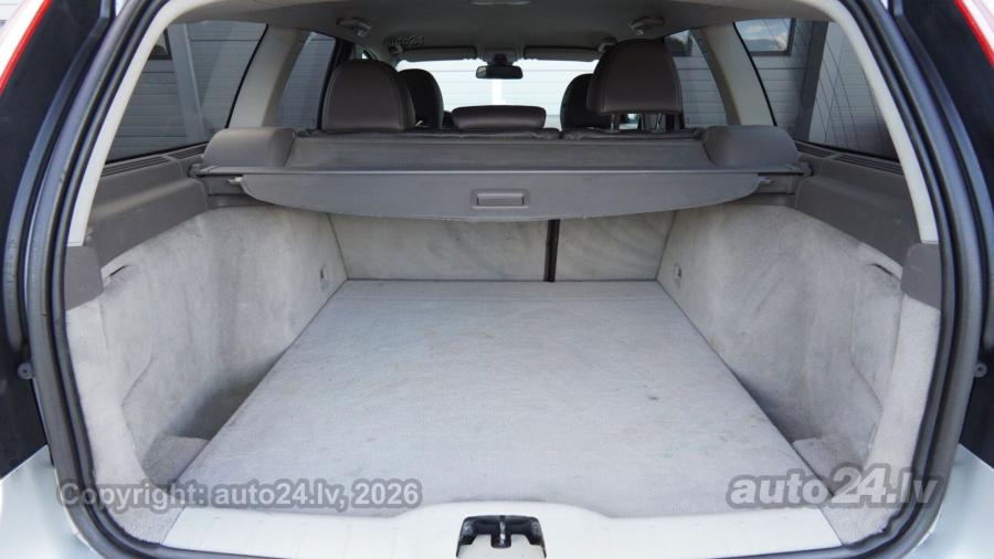 Grey Volvo V50 2009 in Tartu, with an engine capacity of 2.00 L and mileage of 343 thousand km for 3899 €, photo 11 on AUTOMOTO.COM.LV